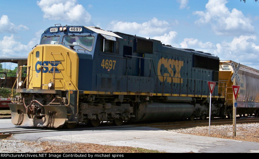 CSX 4697